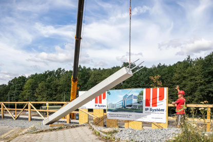 Ve FN Ostrava začala montáž nosné konstrukce nového parkovacího domu ...